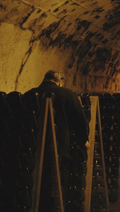 How to store and open your bottle of champagne? | Moët & Chandon