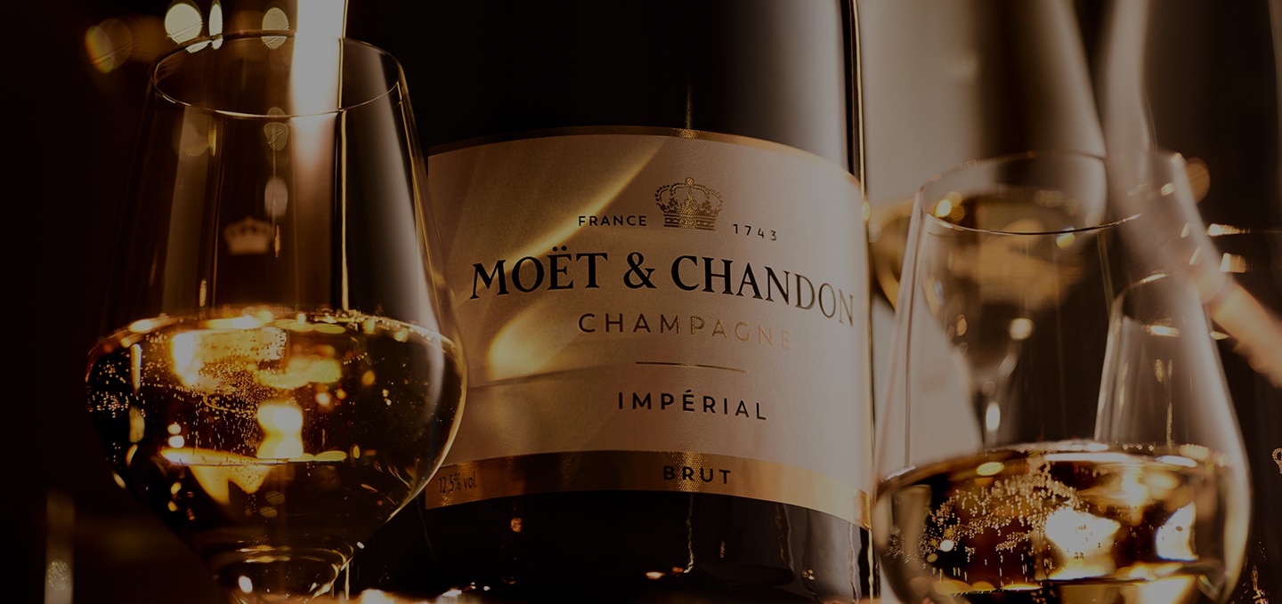 How to store and open your bottle of champagne | Moët & Chandon