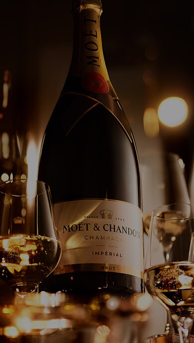 How to store and open your bottle of champagne | Moët & Chandon